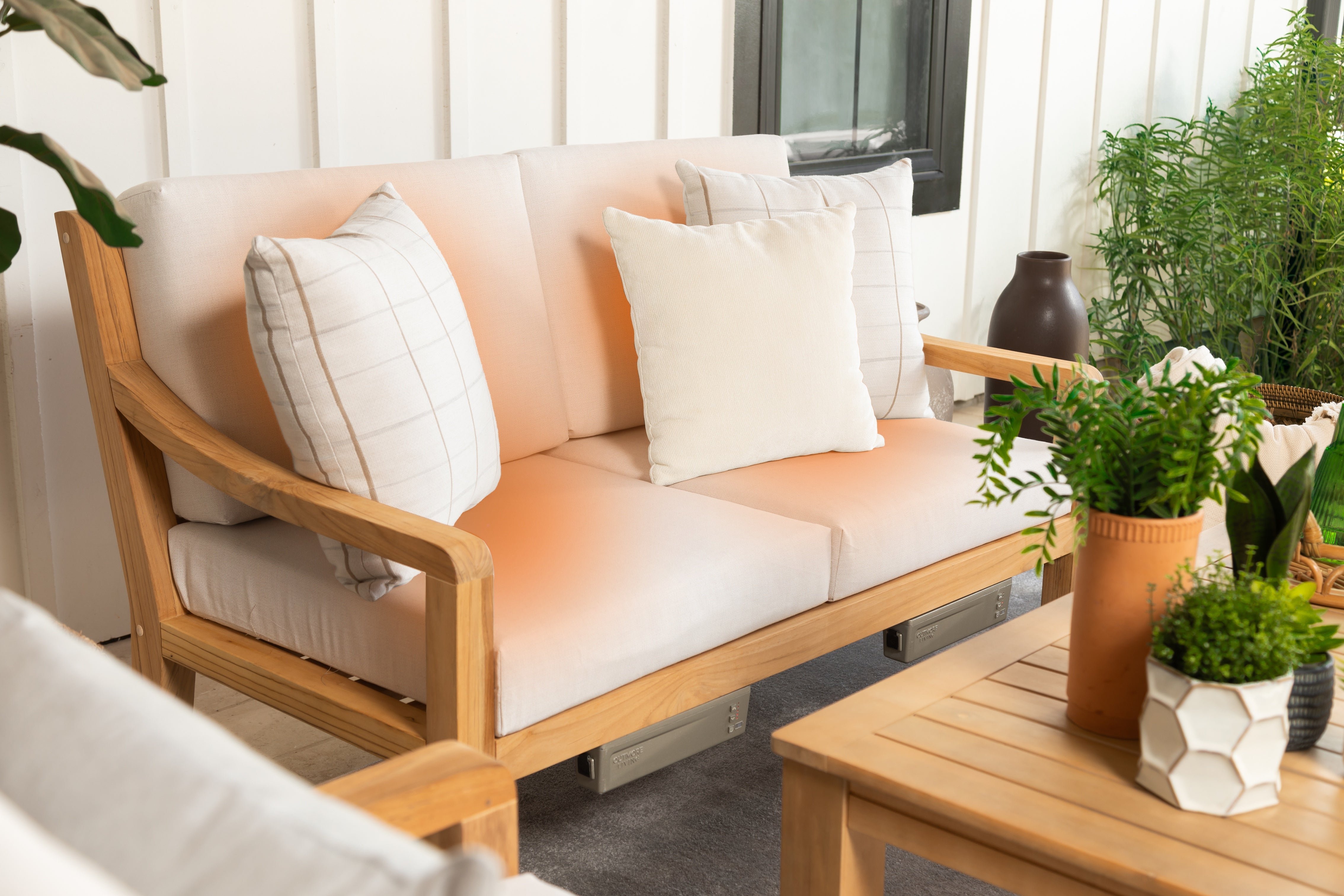 Rethinking Comfort: Heated vs. Traditional Outdoor Seating – Outmore Living